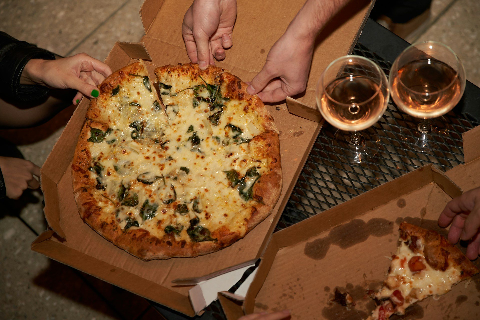 Mastering the Art of Pizza Pairings: Top Beverages for an Unforgettable ...