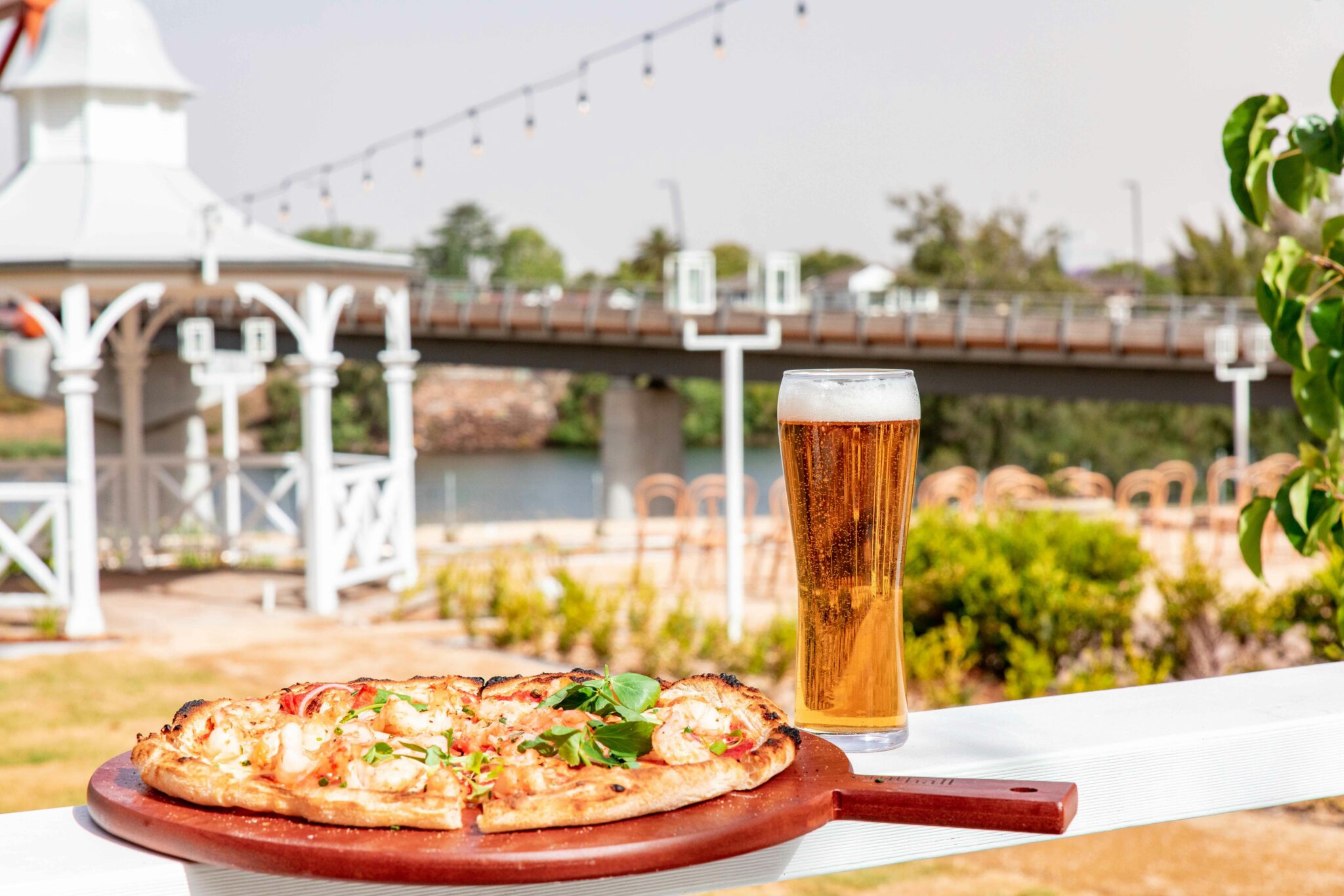 The Art of Pairing Beverages with Pizza: A Guide