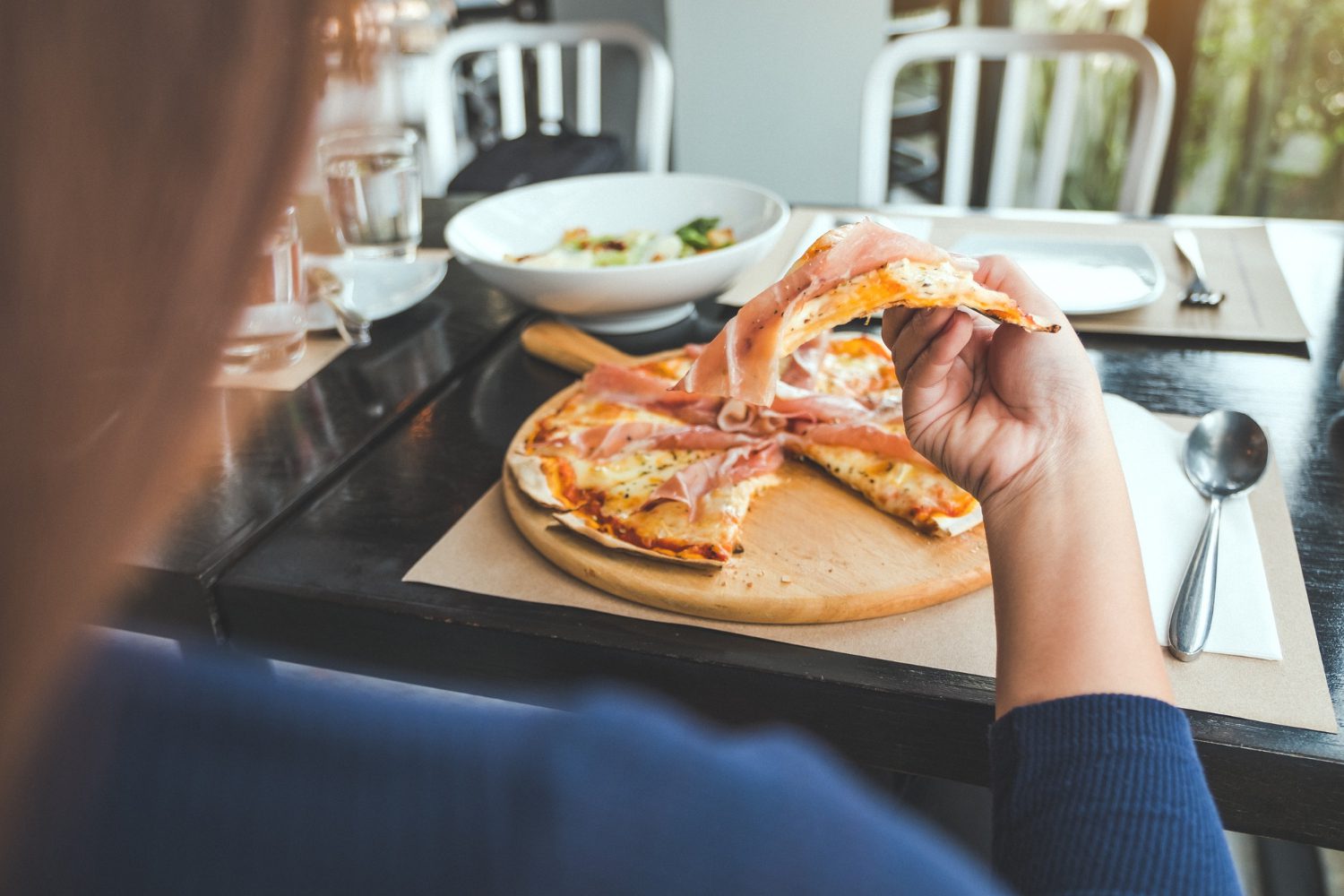Create a Cozy Pizza Dining at Doreen's Pizzeria